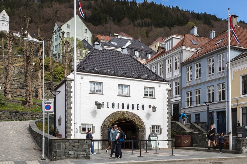 Design og konstruksjon av glasstak og glassfasader